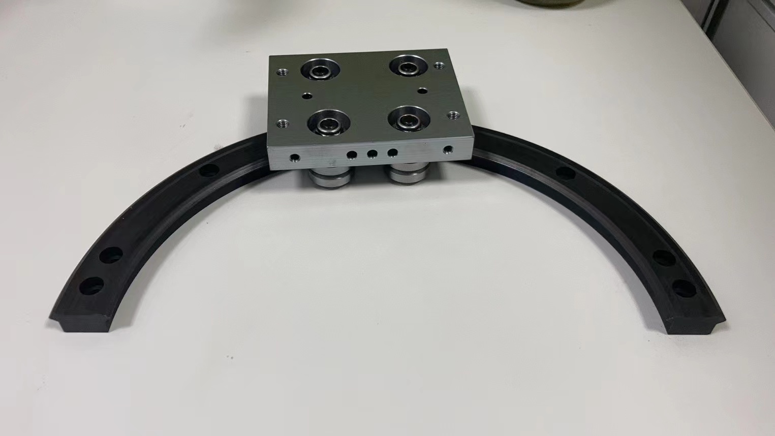 垂直环形导轨在选型方面主要有哪些要求-行业新闻-宁波源创力自动化科技有限公司